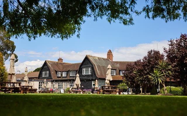 Warner Hotels - Sinah Warren